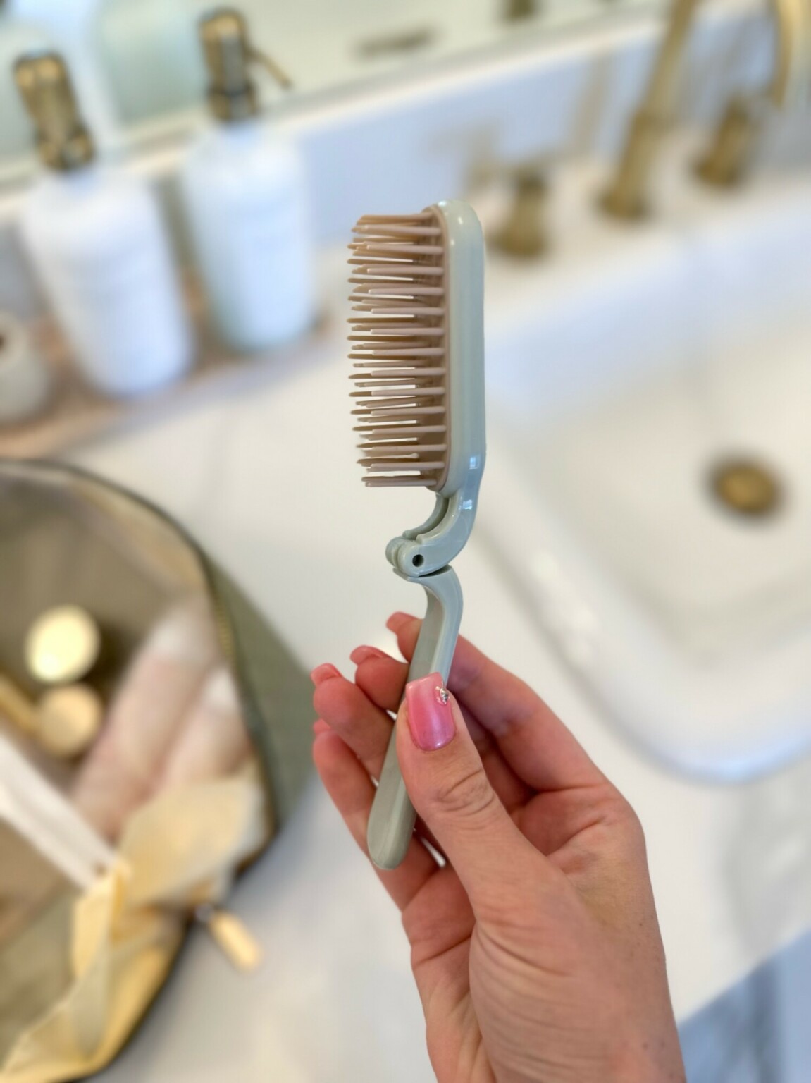 Our Everyday Purse Essentials List - We Cannot Live Without These!