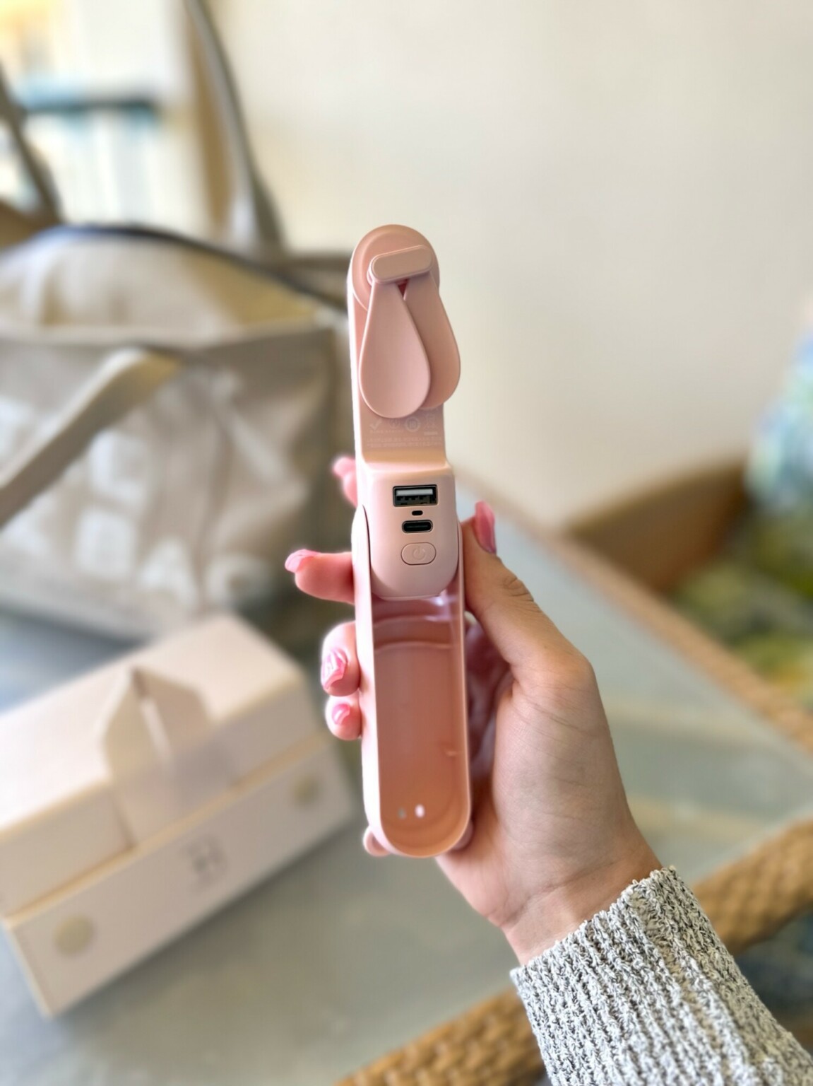 Our Everyday Purse Essentials List - We Cannot Live Without These!