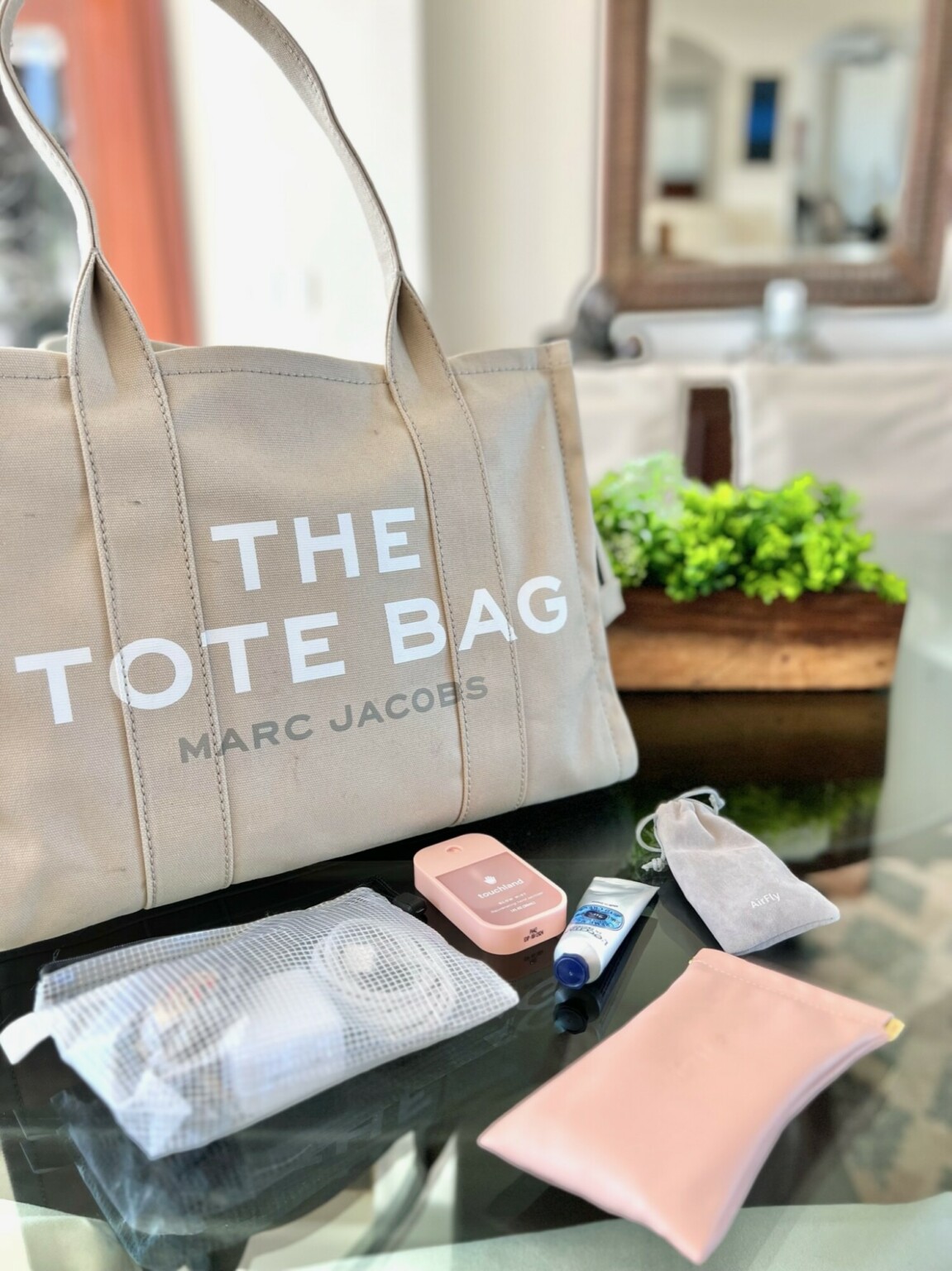 Our Everyday Purse Essentials List - We Cannot Live Without These!